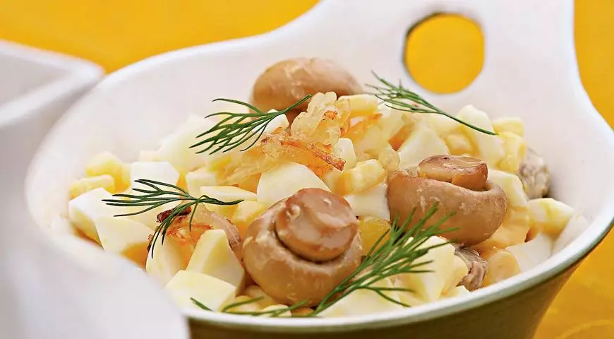 Champignon salát s kukuřicí, krok za krokem recept s fotografiemi