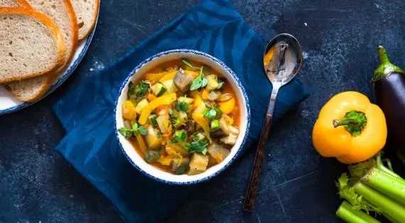 Changfotta, guiso de verduras en Sicilian, receita paso a paso con fotos