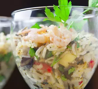 Rice salad with vegetables and shrimps