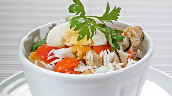 Multi-Rice Salad, ဓာတ်ပုံများနှင့်အတူခြေလှမ်း - အဆင့်ဆင့်စာရွက်