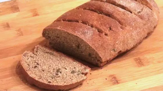 Mkate wa magugu ya wheat-rye na mbegu katika dakika 40, mapishi ya hatua kwa hatua na picha