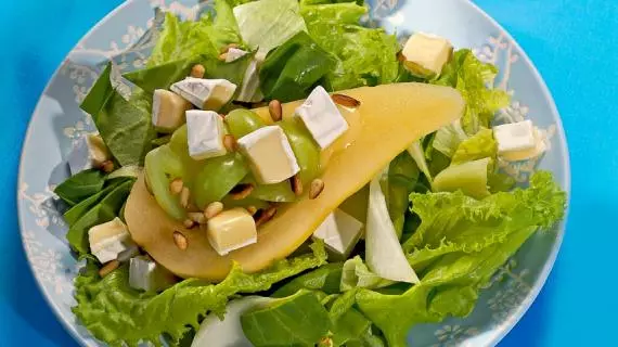 Salad na pears na mkpụrụ vaịn, usoro nzọụkwụ nzọụkwụ na foto