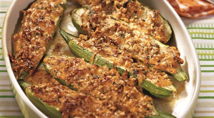 Zucchini orre-mint соусундагы