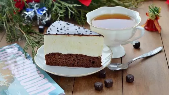 Cake Souffle pada Browni, resipi langkah demi langkah dengan foto