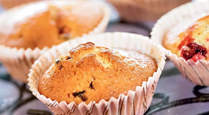 Cranberry cupcakes, lakang nga lakang sa lakang nga adunay mga litrato