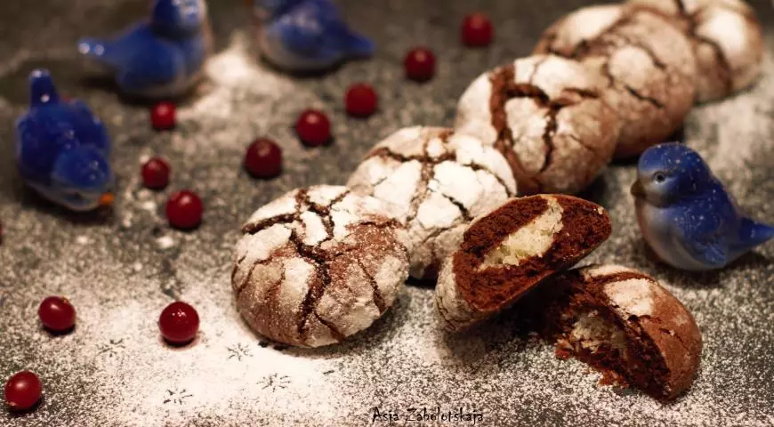 Čokoladni piškotki s kokosovim polnjenjem "Snow Heart", recept po korakih s fotografijami