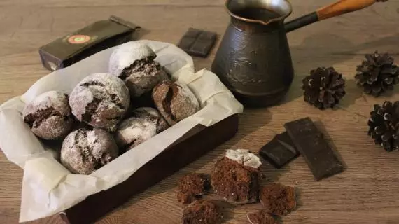 Biscuits au chocolat avec fissures, recette pas à pas avec photos