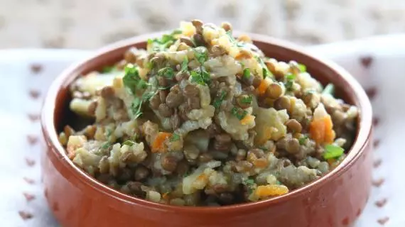 Pilaf avec des lentilles et des légumes, recette pas à pas avec des photos