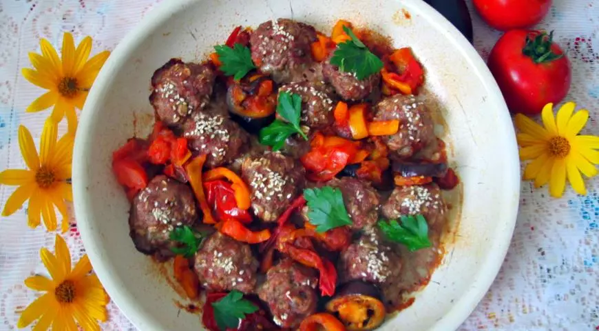 Polpette con fiocchi di avena e verdure in umido, ricetta passo-passo con foto