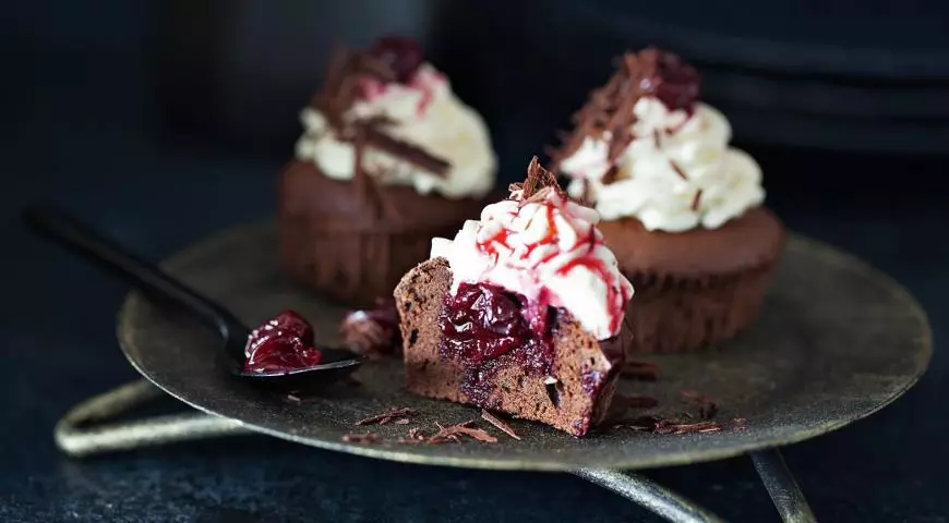 Cape "Black Forest", resep langkah demi langkah dengan foto