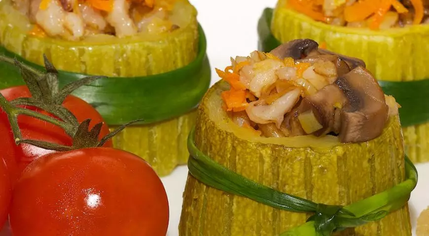 zucchini stuffed ກັບຫານທັນຍາຫານ