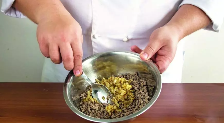 Foto Cooking Recipe: Panquecas recheadas com carne, Passo No. 3