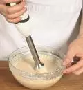Фото приготовления рецепта: Курица в сливочном соусе с грибами, шаг №3