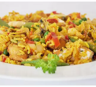 Paella ជាមួយអាហារសមុទ្រនិងបន្លែ