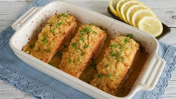 Horseradish ile somon biftek, fotoğraflarla adım adım tarifi