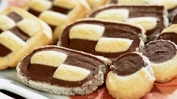 Chess yekuchengetedza cookies, nhanho-ne-nhanho recipe ine mufananidzo