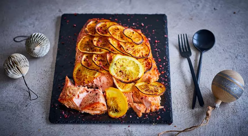 Salmon dengan oren, teriyaki dan lada merah jambu, resipi langkah demi langkah dengan foto