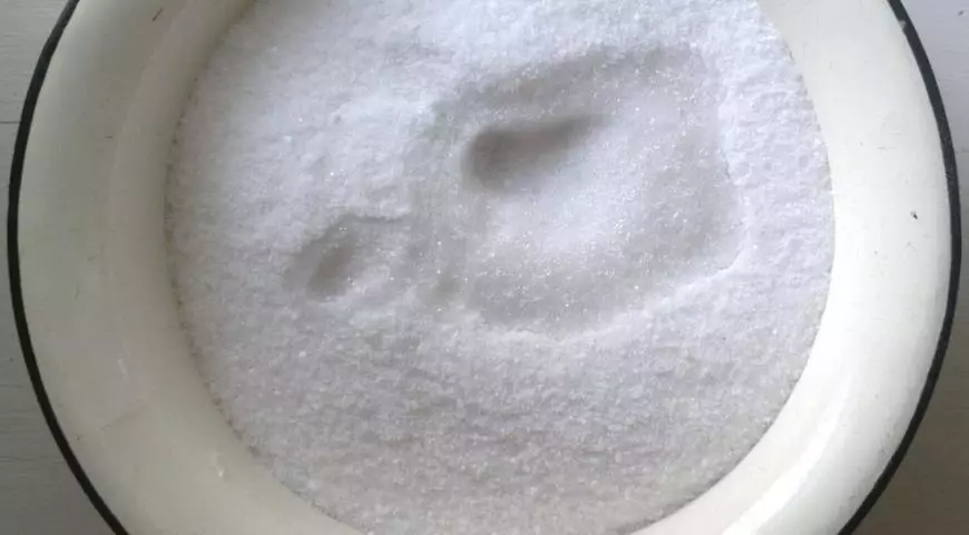 Photo of the preparation of a recipe: bream baked in salt, step number 2