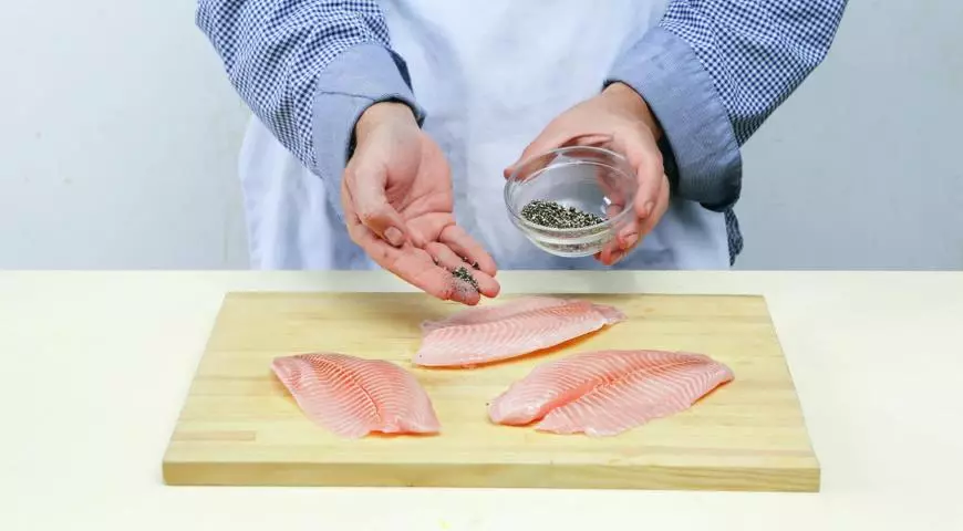 Bourse Foto Recette de cuisson: Tilapia sous la croûte ruddy, étape numéro 1