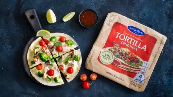 Pizza a l'estil asiàtic de Tortilla de blat, recepta pas a pas amb fotos