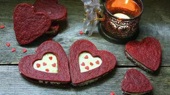 Sandwich cookies "ja velvet", girke-girke-mataki girke tare da hotuna