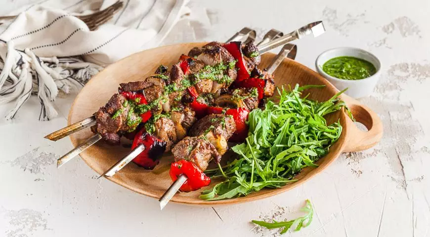 lamb kebab with mint pesto