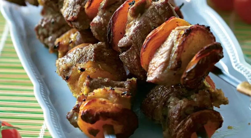 Sterkan lamb með reykur á skewers