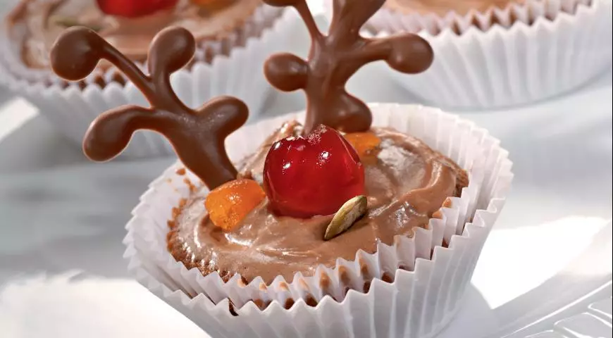 Cupipakes Rudolph، دستور العمل گام به گام با عکس