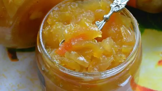 နာနတ်သီးနှင့်အတူ zucchini Jam ဓာတ်ပုံများနှင့်အတူ zucchini jam