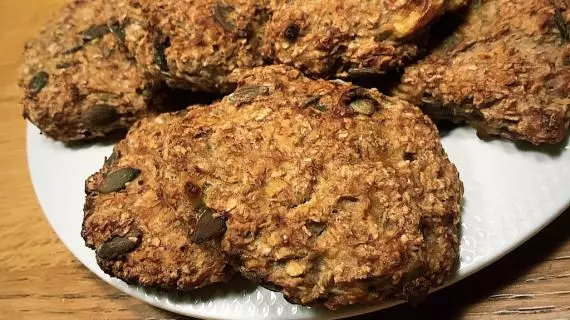 ငှက်ပျောနှင့်အတူ oatmeal cookies များ,