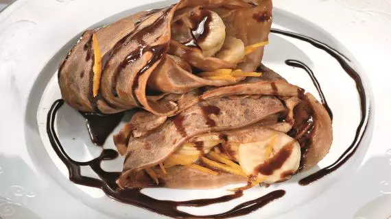 Pancakes with bananas in chocolate sauce, step-by-step recipe with photos