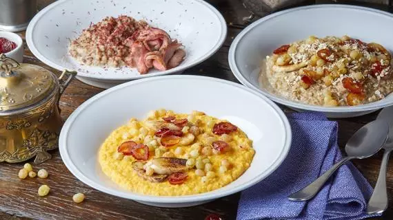 Come cucinare il porridge perfetto da grano saraceno, farina d'avena e pescati