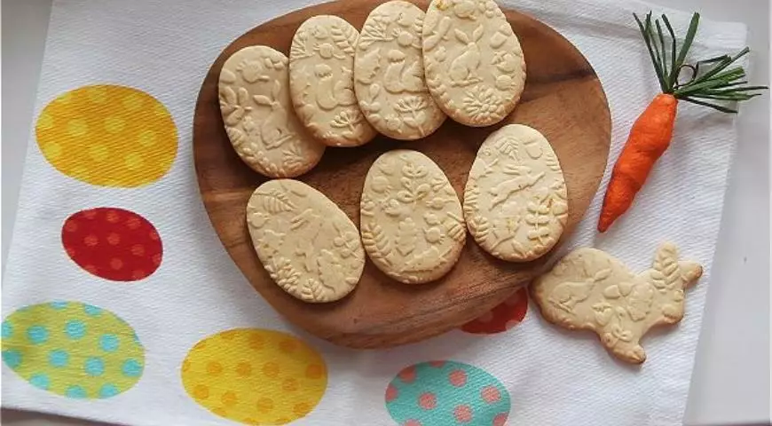 Easter textural cookies.