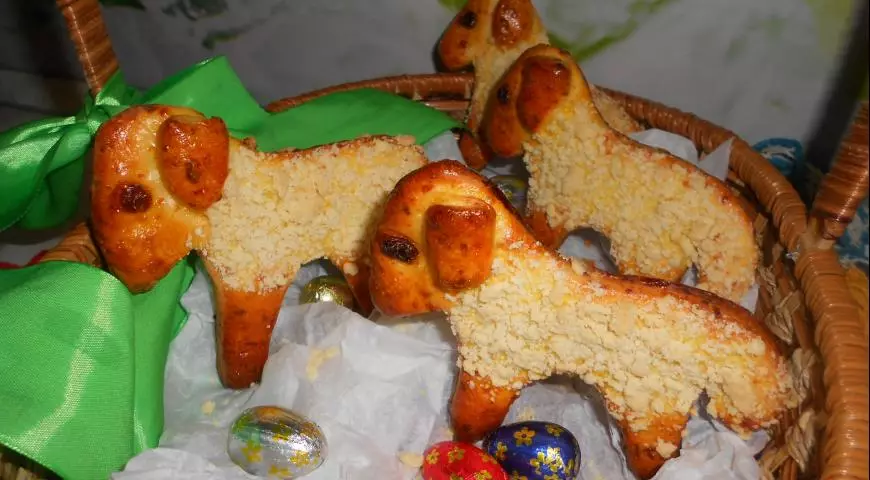 Cheese Pascua Lamb.