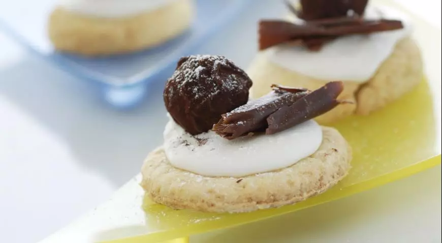 Galletas con bolas de chocolate.