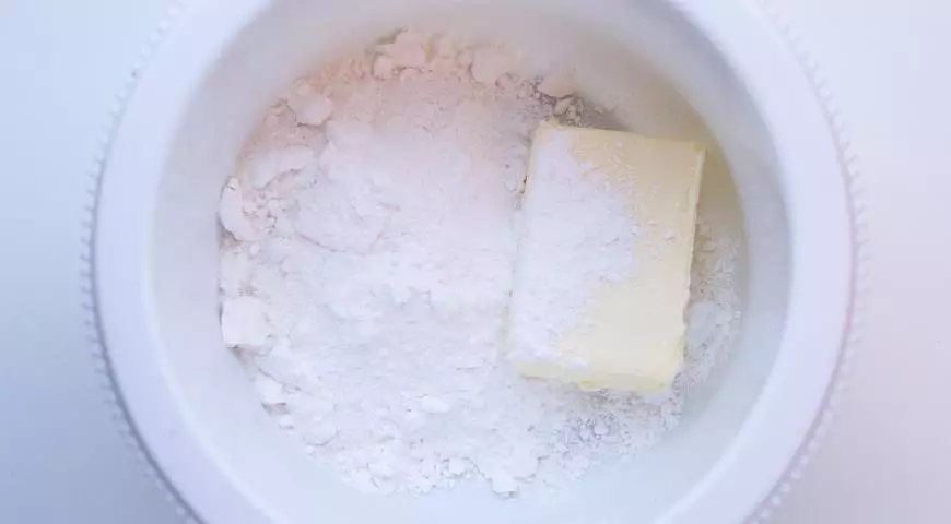 Mix the butter with sugar powder