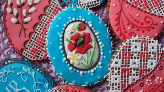 Easter Gingerbread Ncuav Qab Zib, Theem-OF-Kauj Ruam Qhia Nrog Cov Duab