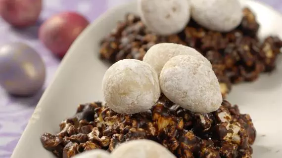 Schokoladennester mit Marzipan-Hoden, Schritt-für-Schritt-Rezept mit Fotos