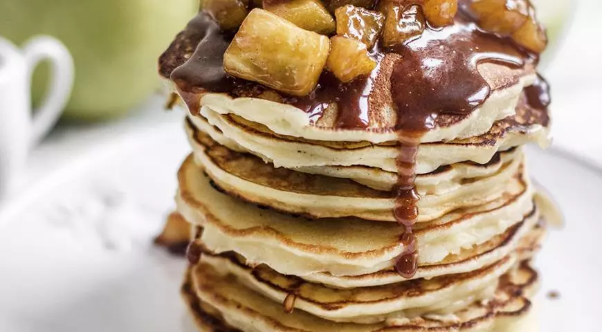 Apfelpfannkuchen mit Zimt und Home Caramel, Schritt-für-Schritt-Rezept mit Fotos