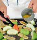 Stock Photo Cooking Recipe: Apple sy akondro amin'ny grill, dingana 2