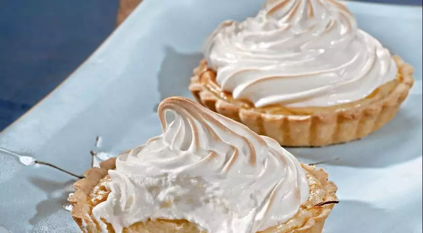 Meringue के साथ चीज़केक, फोटो के साथ चरण-दर-चरण नुस्खा