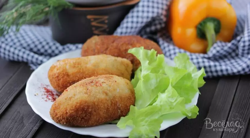 Cutlets në Kiev me kërpudha, recetë hap pas hapi me foto