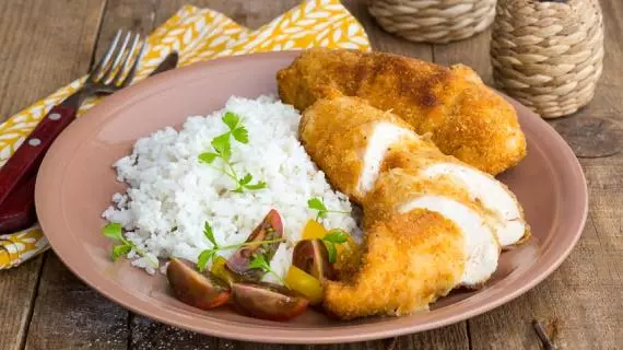 Cutlet sa Kiev mula sa Chicken, step-by-step recipe na may mga larawan