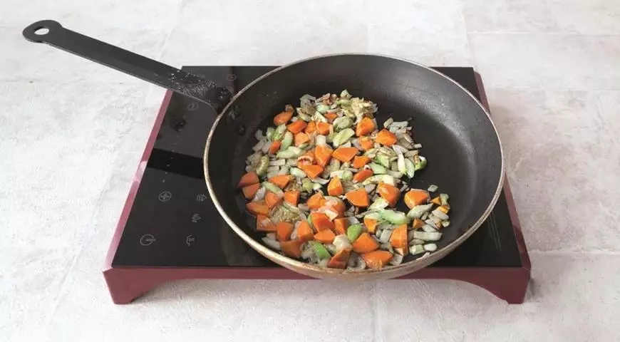 Stockfoto Koken recept: kip cutlets met groenten, gestoomd, stap nummer 2