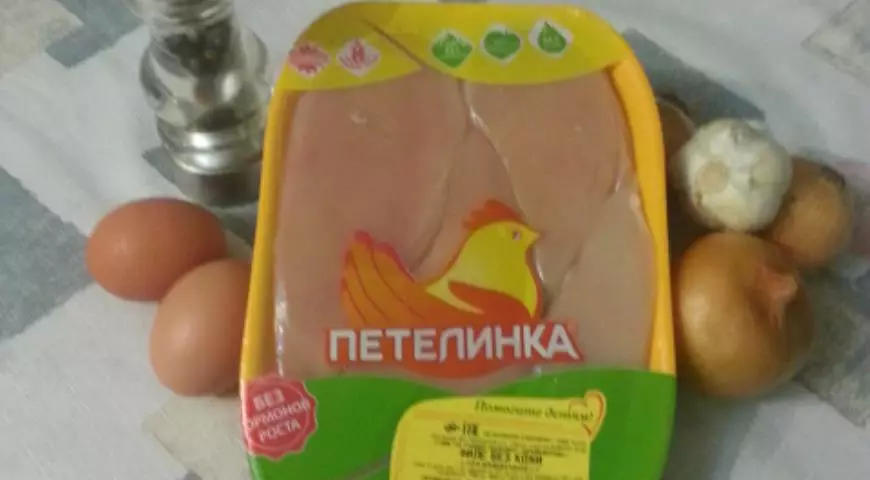 Forbered ingredienser for forberedelse av kylling barnas kaker