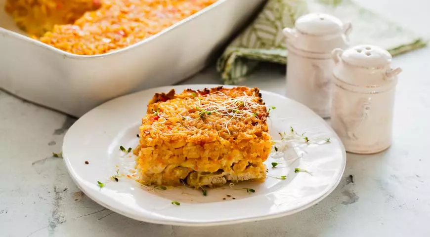 Casserole na kuku na nafaka. Tayari sahani