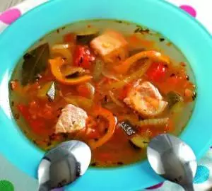 Pesce-zuppa di stufato, ricetta passo-passo con le foto