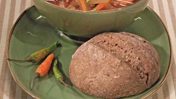 Sopa de salmón con chícharos verdes, receita paso a paso con fotos