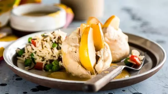 Chicken Stew bil-Quince, Riċetta pass pass ma 'ritratti