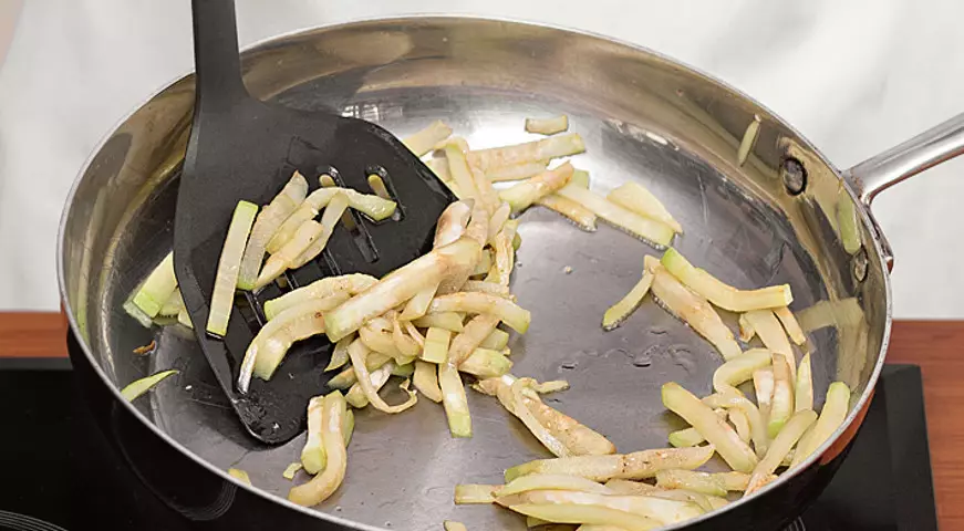 Lager foto matlaging oppskrift: pepper fylt med eggplanter, trinn nummer 1